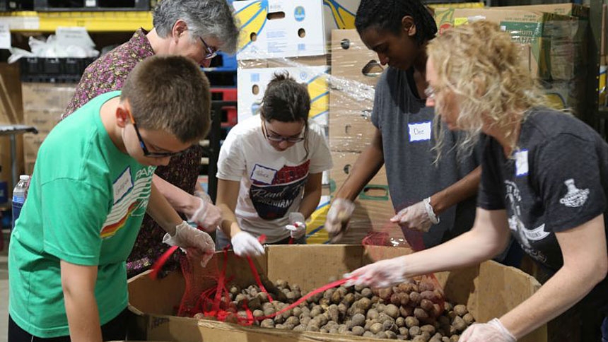 Young volunteers take steps to combat hunger in their community ...